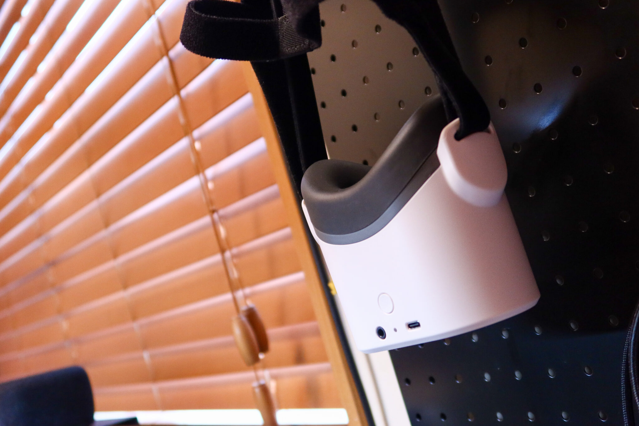 深夜でも大声で騒げる！？VRChatでも使える防音マイク『Mutalk』をレビュー！ | こはろぐ